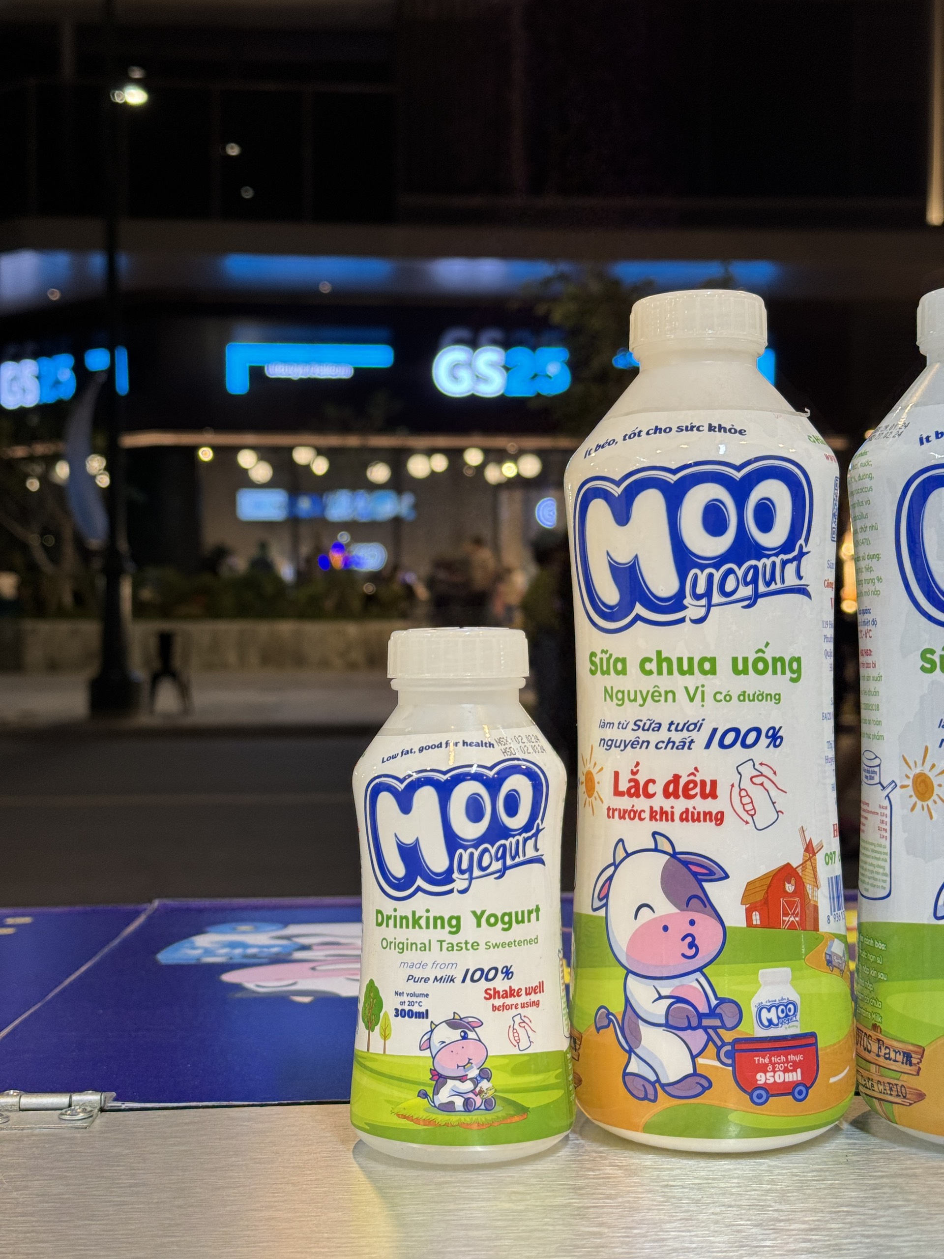 Sữa Chua Uống Nguyên Vị Có Đường Moo Yogurt (950 ml)